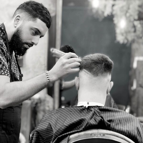 Premium Men's Grooming and Shaving Services - About Us